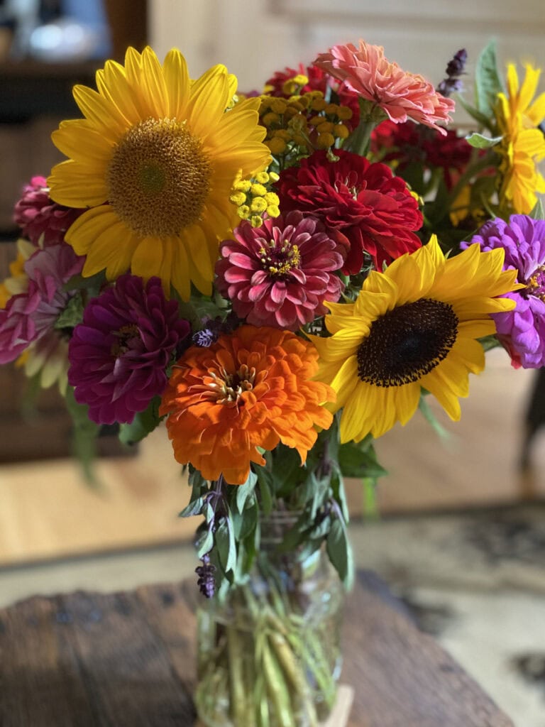 13 Essential Cut Flowers To Plant In Waves For Nonstop Color